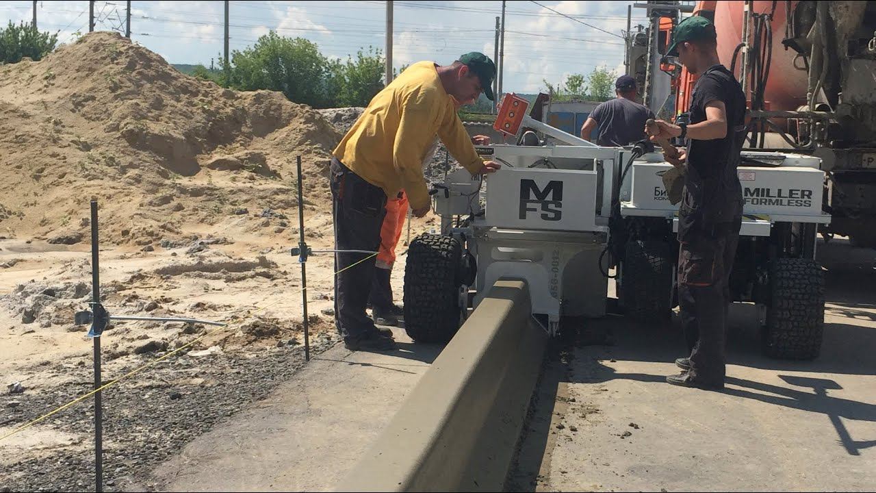 Бордюроукладчик Miller Formless CG-200