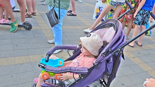 Анапа, улица Горького, Арт Авеню. Концерты Анапского духового оркестра каждый четверг и воскресенье.