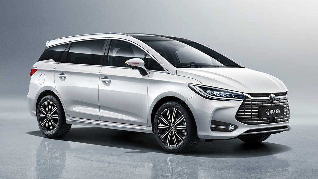 BYD Е6 Электрический минивэн Электромобиль укомплектован электродвигателем мощностью 268 л. с.