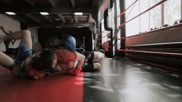 ММА. Мастер-класс чемпиона мира Олега Сороканюка. Комбинация для ближнего боя и у канатов.