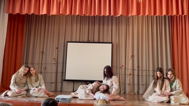 фрагмент из спектакля Детство, опаленное войной