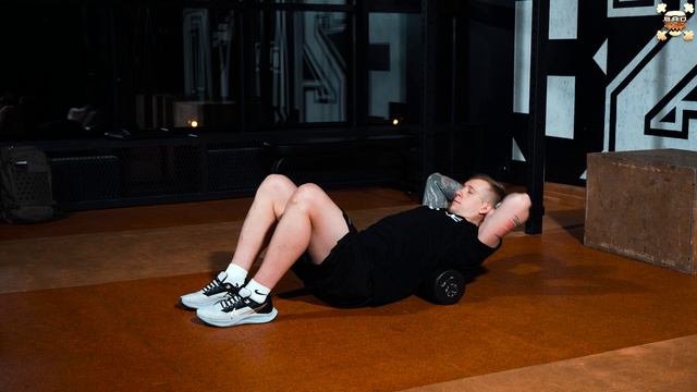 Сгибание/разгибание грудного отдела на ролике / валике / мяче