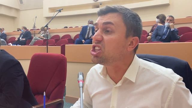 Размазал единороссов за бесхребетную позицию. Земля должна принадлежать народу.