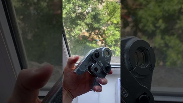 Пресс-клещи Henco. Профессиональный инструмент для монтажа систем водоснабжения и отопления.