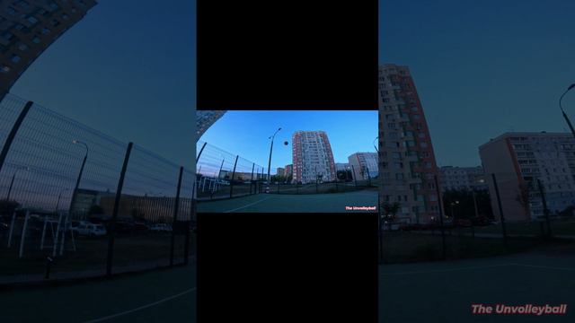 Когда футболиста позвали сыграть в волейбол. "SII!"