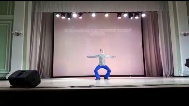 Кривобоков Иван В яблочко народно - сценический танец.mp4