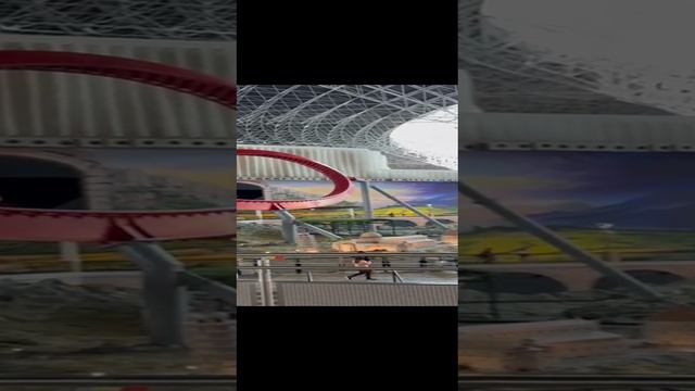 Абу-Даби (март 2024) - парк аттракционов Ferrari world - 2.