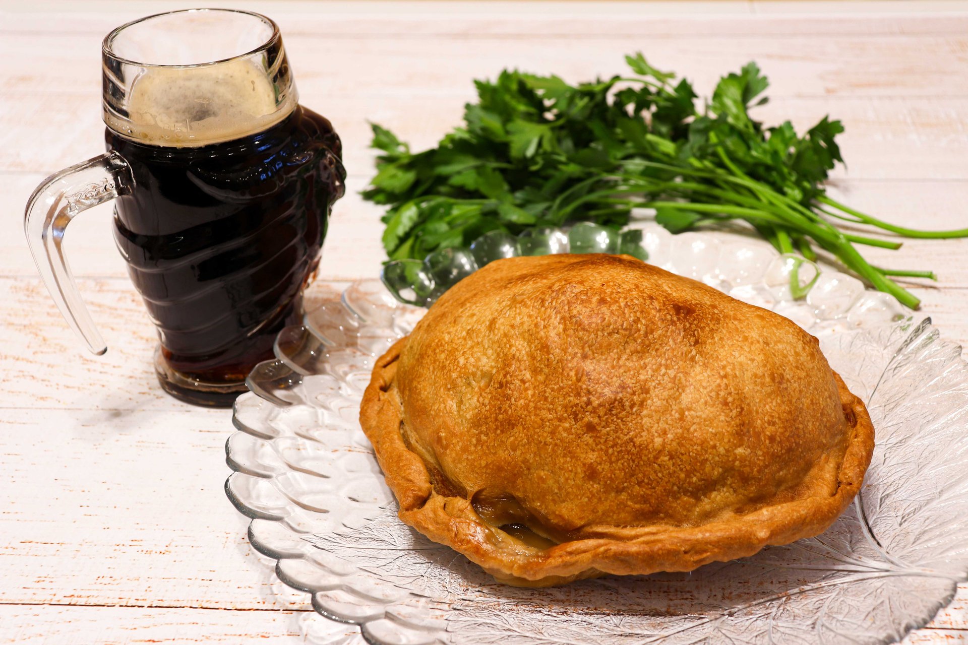 Запечённое мясо в тесте с пивом: Праздничный рецепт для всей семьи! Сочное и Вкусное!