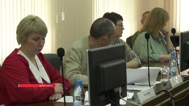 РАЙОННЫЕ ДЕПУТАТЫ ЗАСЛУШАЛИ ОТЧЁТЫ О РАБОТЕ СОЦСЛУЖБ