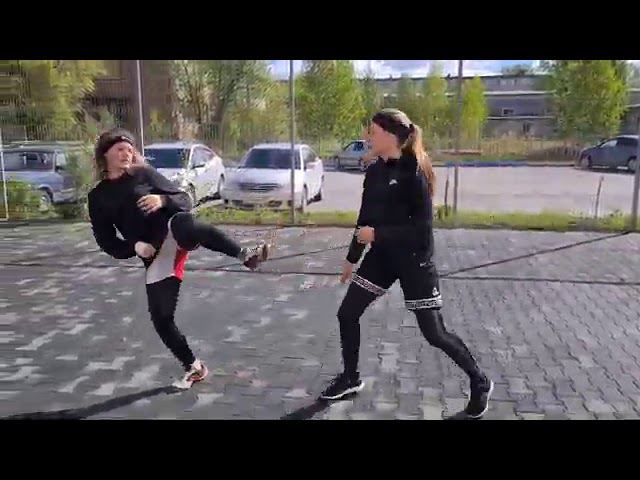 Фехтовка в движении в зависимости от партнёра