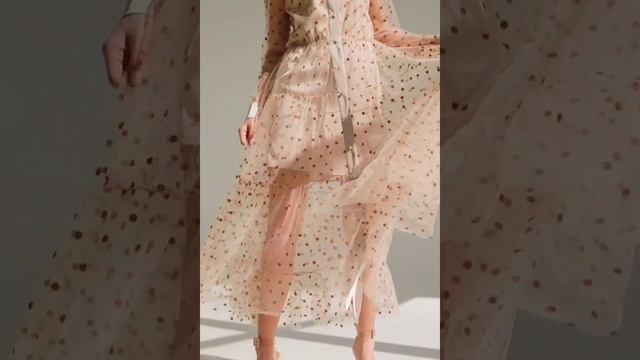 мода новинка платья костюмы красивая девушка музыка природа