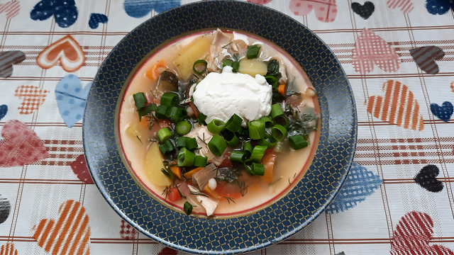 Рассольник с перловкой. Вкусно и сытно..mp4