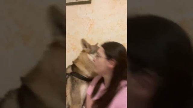 Убери эту женщину. ??