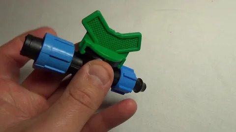 Стартовый кран c поджимной гайкой (для слепой капельной трубки 16 мм. и капельной ленты 16 мм).