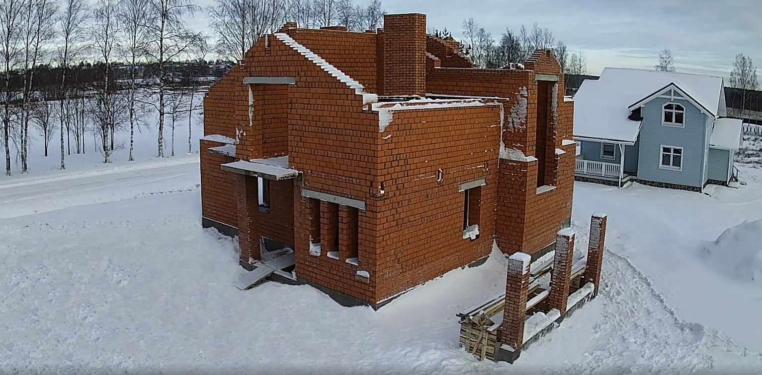 BrickMaster - кирпичная кладка стен в КП "Земляничные поляны"