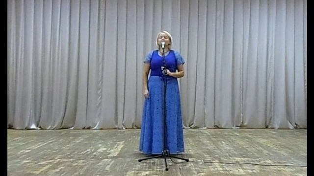 В исполнении Татьяны Старокожевой песня "Старый клен"