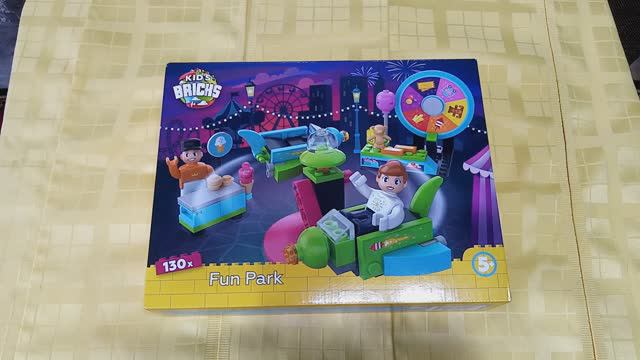 Собираем лего Парк развлечений. Assembling Lego Amusement Park.