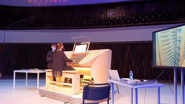 Играет Лада Лабзина. Орган. Зарядье