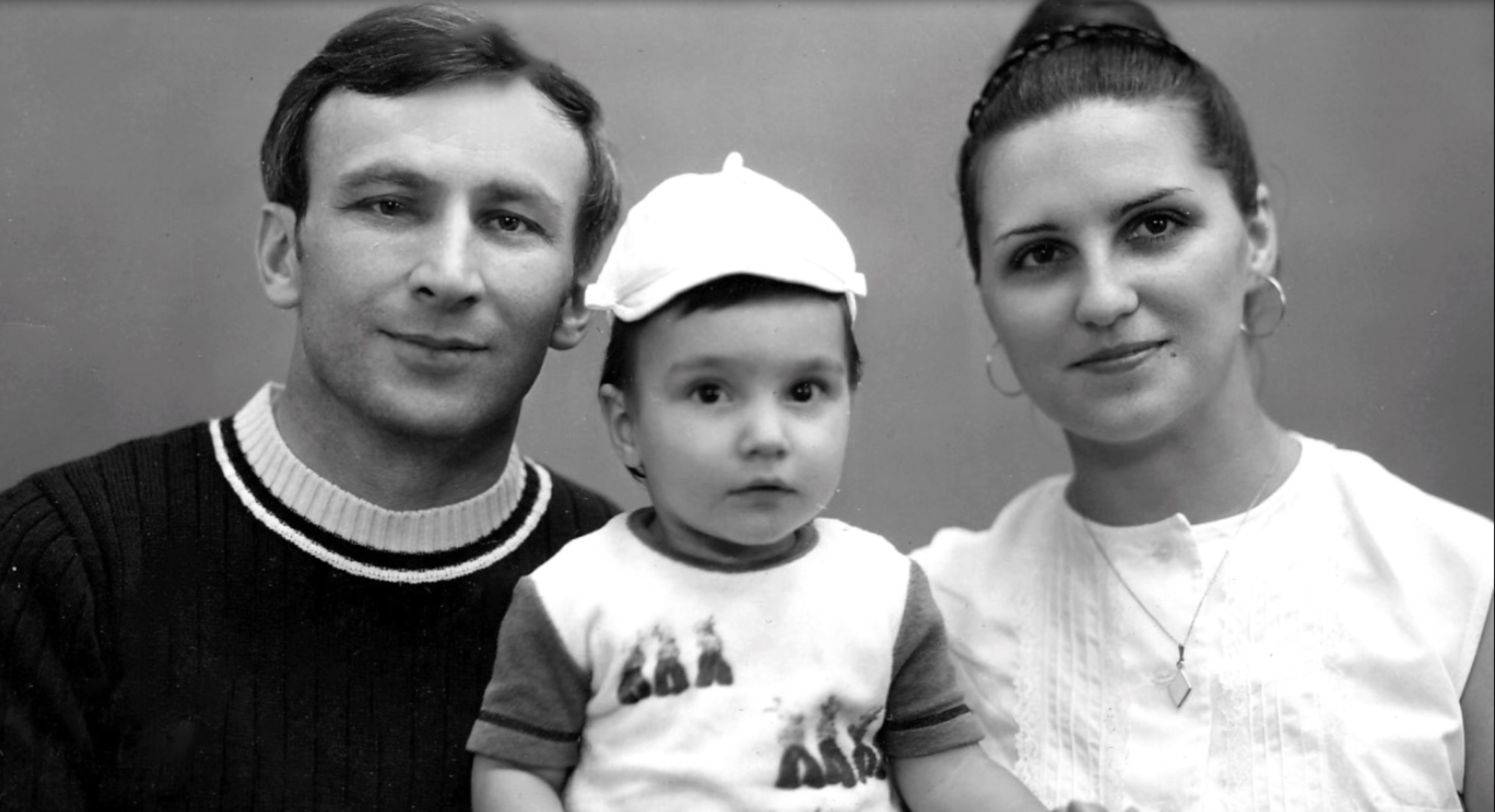 Фотофильм о родителях Лауры Калаговой