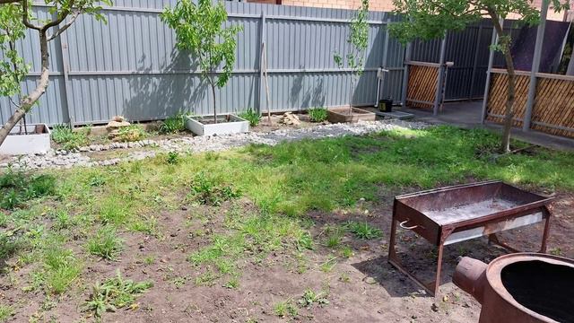 2023.05.21 Работы во дворе