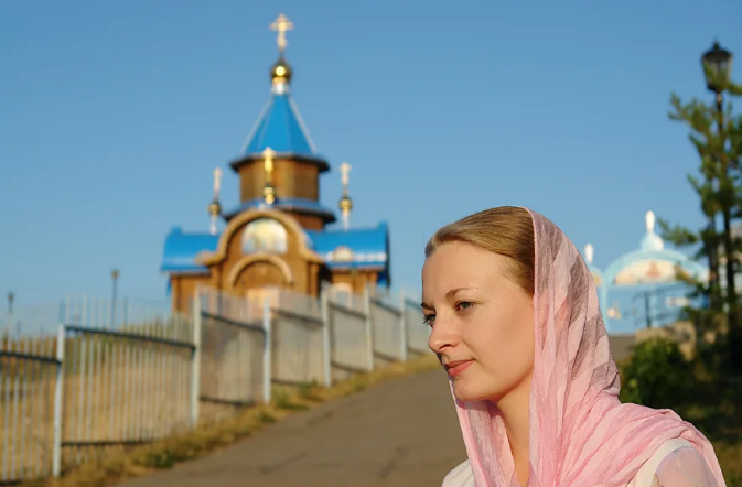 На молитвах наша Русь всегда держалась. Автор текста Макарова Наташа. Стихи.