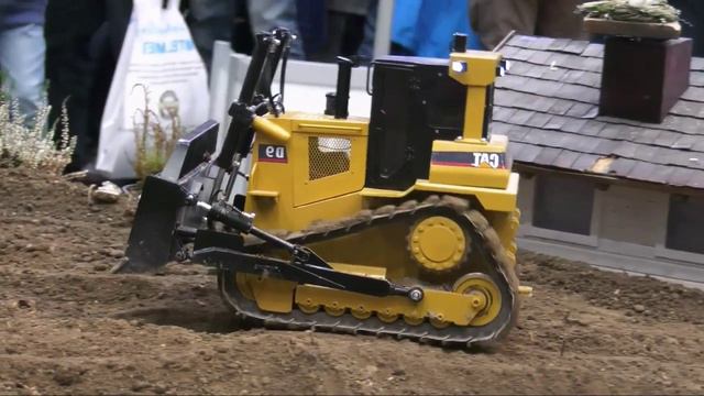 РЕАЛИСТИЧНАЯ ИМИТАЦИЯ РАБОТЫ ТРАНСПОРТА! 
ВЫСТАВКА МОДЕЛЕЙ РАДИОУПРАВЛЯЕМОЙ ТЕХНИКИ В ВЕНЕ В 2017г.!