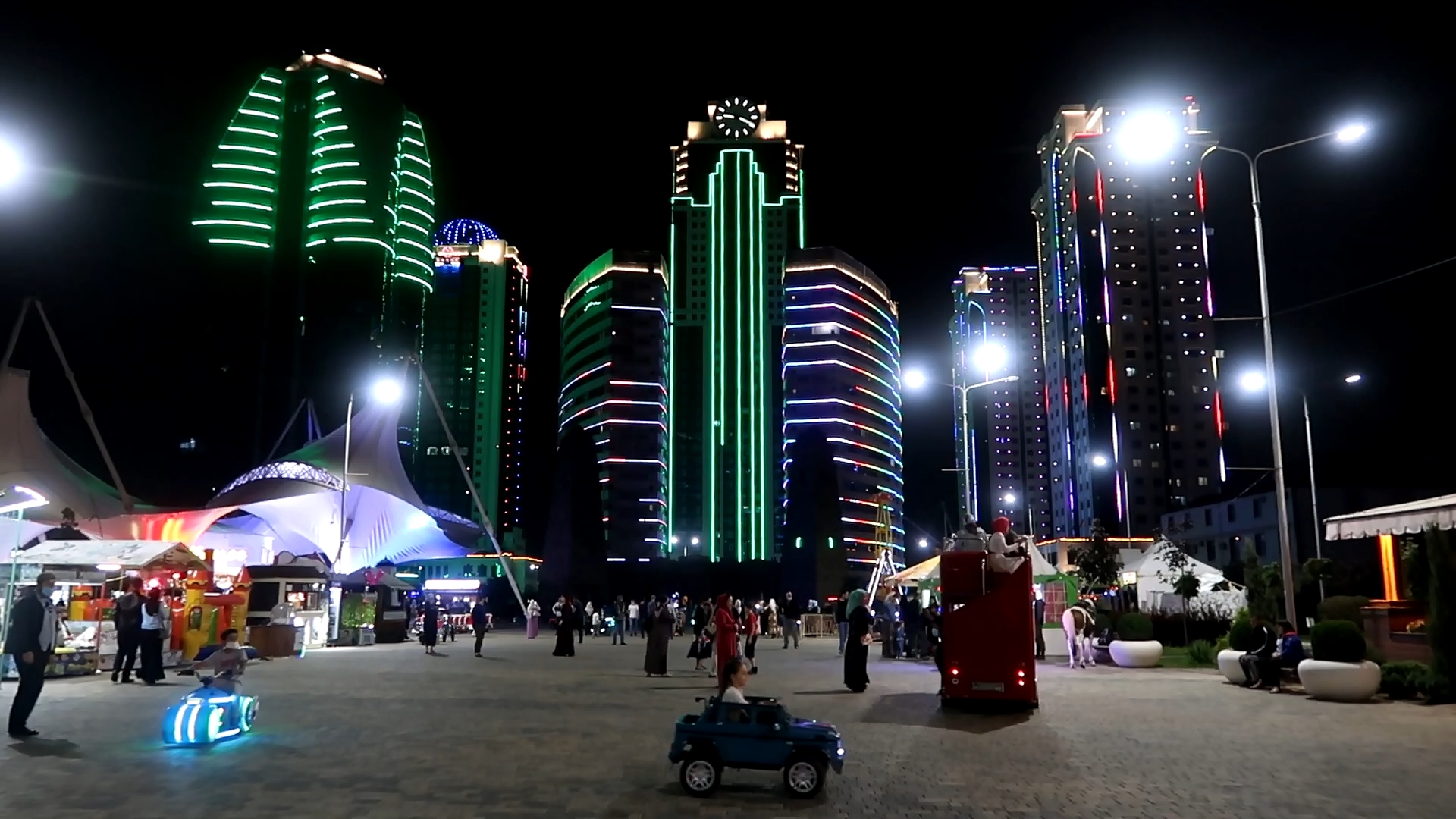 Вечерний Грозный под музыку