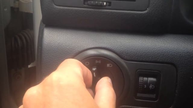 Шкода октавия тур. Как снять блок переключателя света.