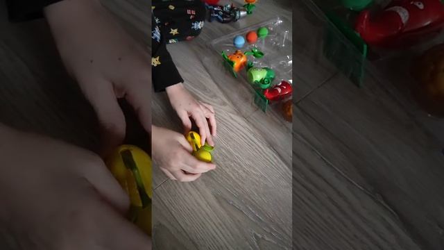 распаковываю подарки от брата ?