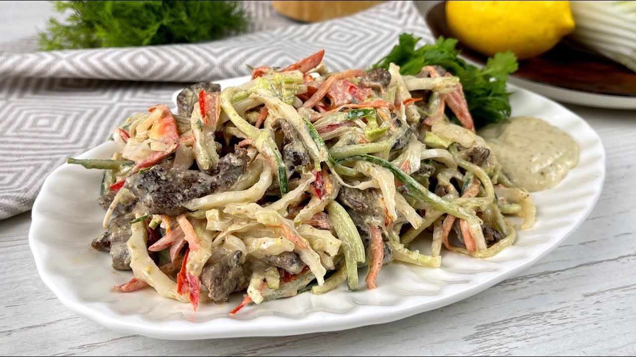 Рецепт САЛАТА подсмотрела в ресторане! Секрет в заправке! Салат  Комби.