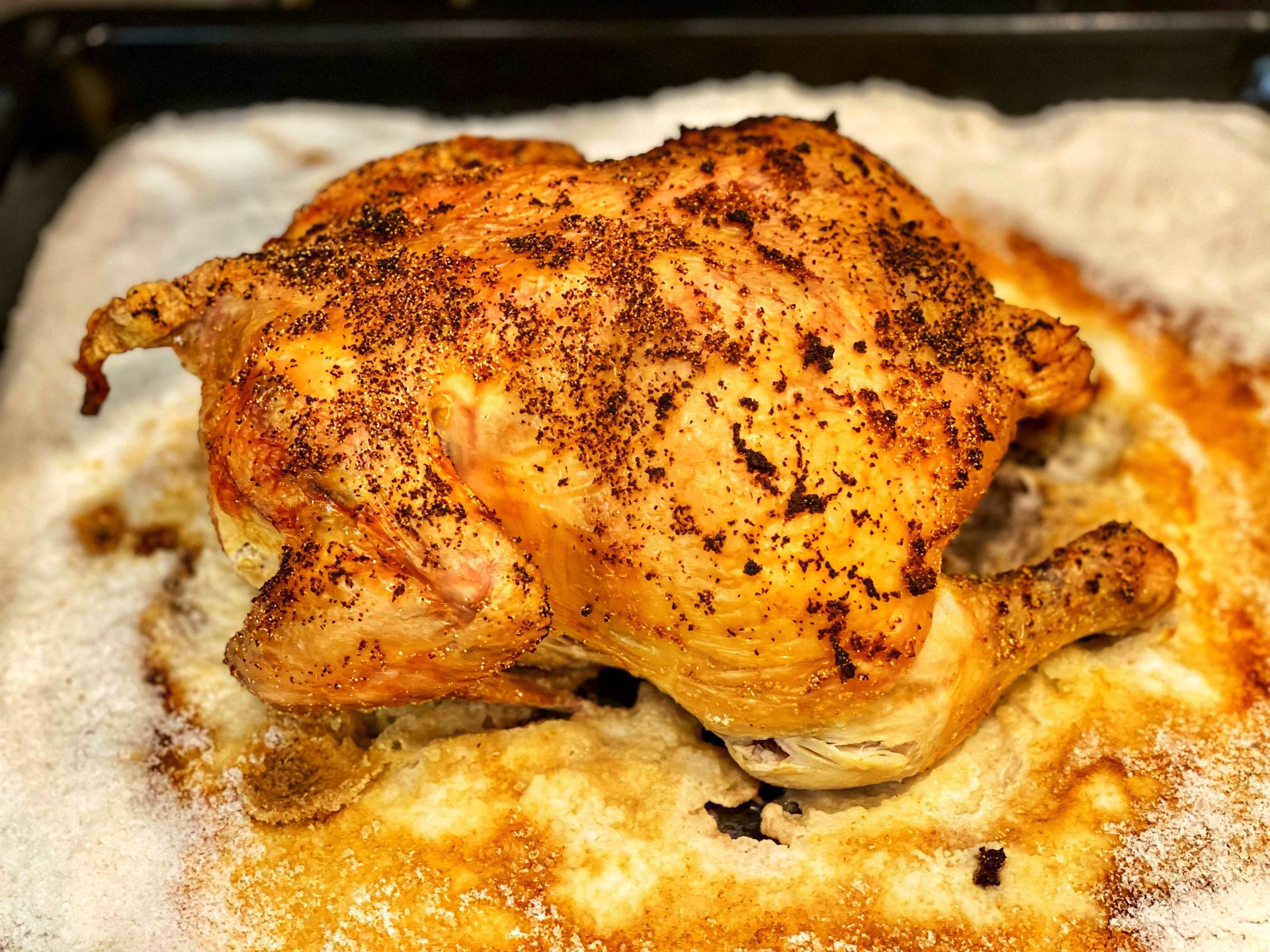 Курица на соли в духовке! Быстрый, не затратный рецепт, а главное очень вкусный!!!