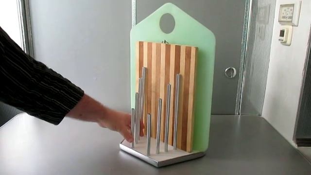 Гаджет для кухни - подставка для разделочных досок