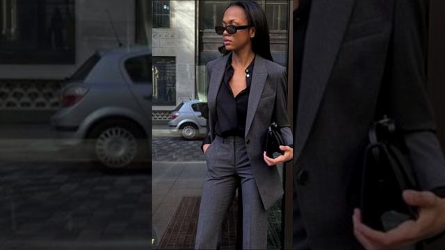 Важный элемент гардероба в стиле Олд Мани