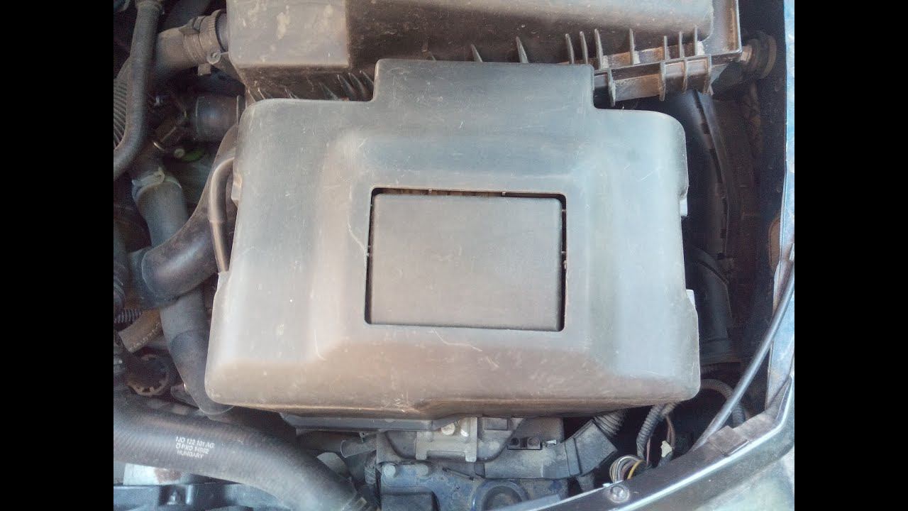 Снятие аккумулятора Шкода Октавия Тур