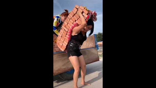 Могу кирпичи таскать как мужик