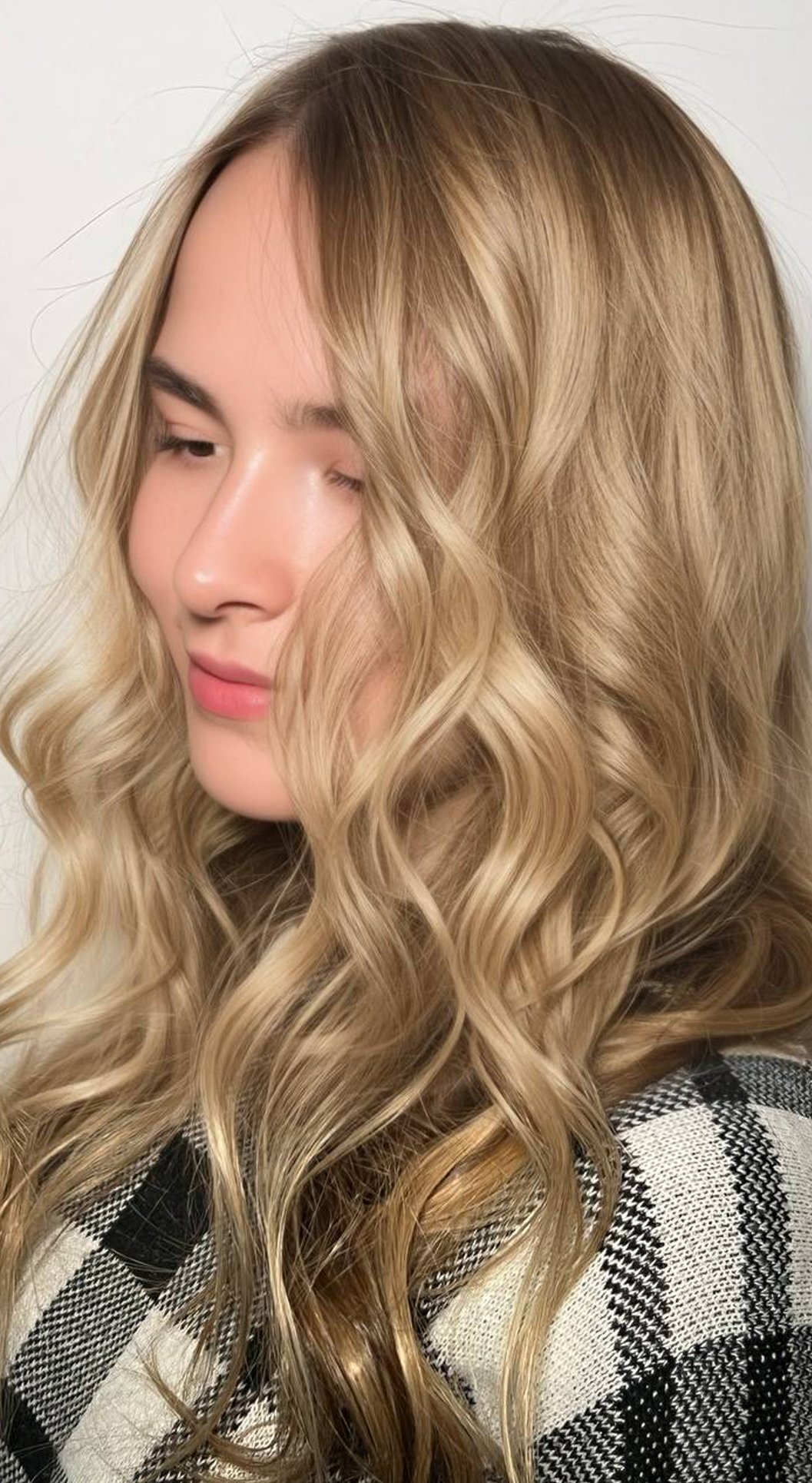 Осветление волос. Растяжка блонда, светлое окрашивание волос. Женские стрижки и колористика в Москве