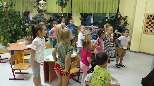 Репортаж о первом занятии у малышей в детском саду в Волжском