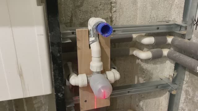 Как закрепить кран гигиенического душа на гипсокартонной обшивке инсталляции.