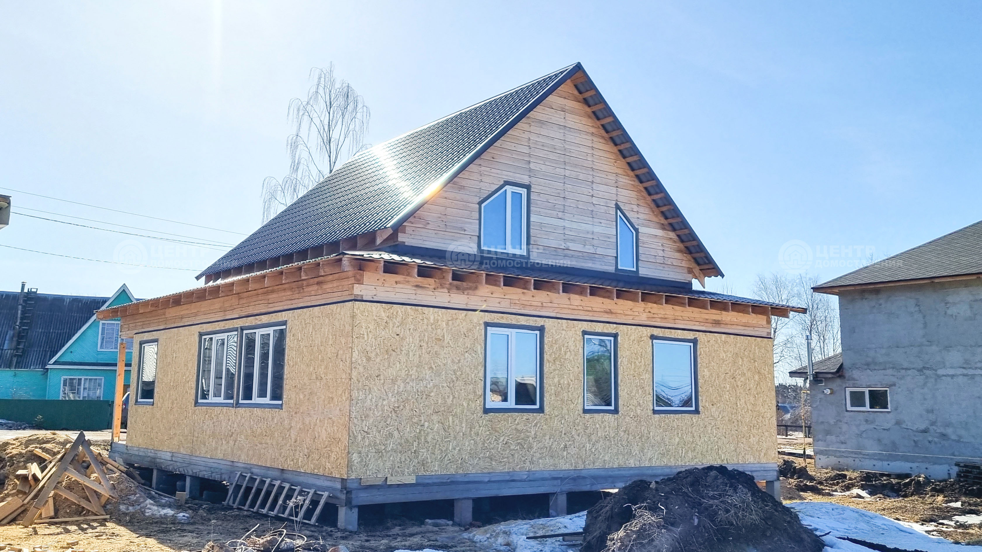 Отделочные работы в деревянном доме 10 на 10 в Сыктывкаре. Утепление пола, крыши и каркасной веранды