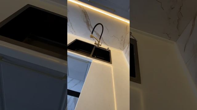 Дизайн кухни в стиле неоклассика 12 кв.м