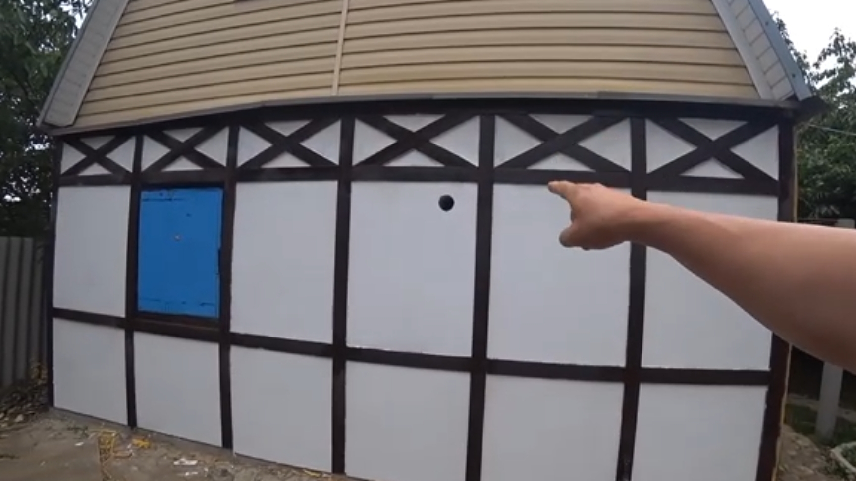 Отделка стены дома в немецком стиле