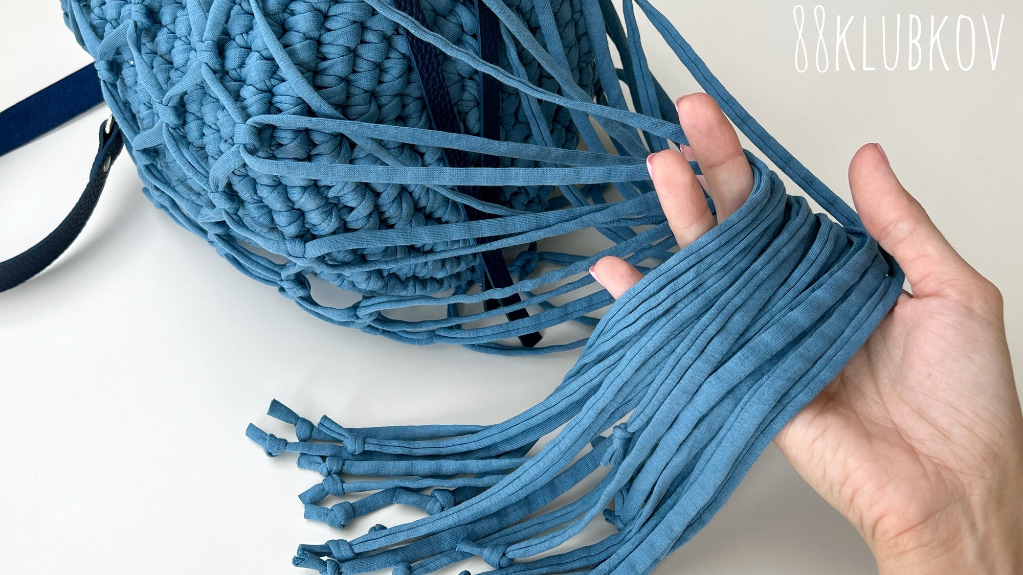 Когда довязала - обалдели все ? Сумка с бахромой крючком 2023, вязаная торба из трикотажной пряжи.