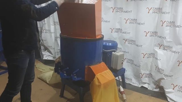 Дробилка дробление пенопласта МИ 700 калибровочная сетка 10 мм.mp4