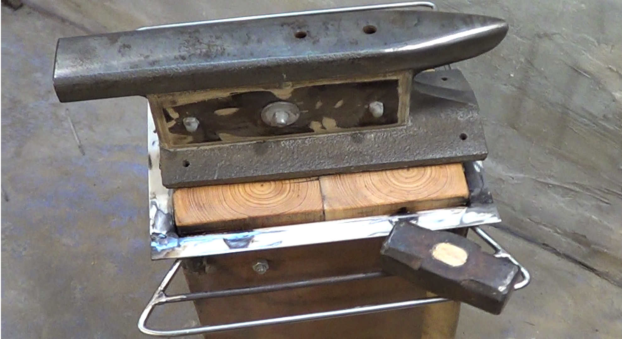 подставка для наковальни