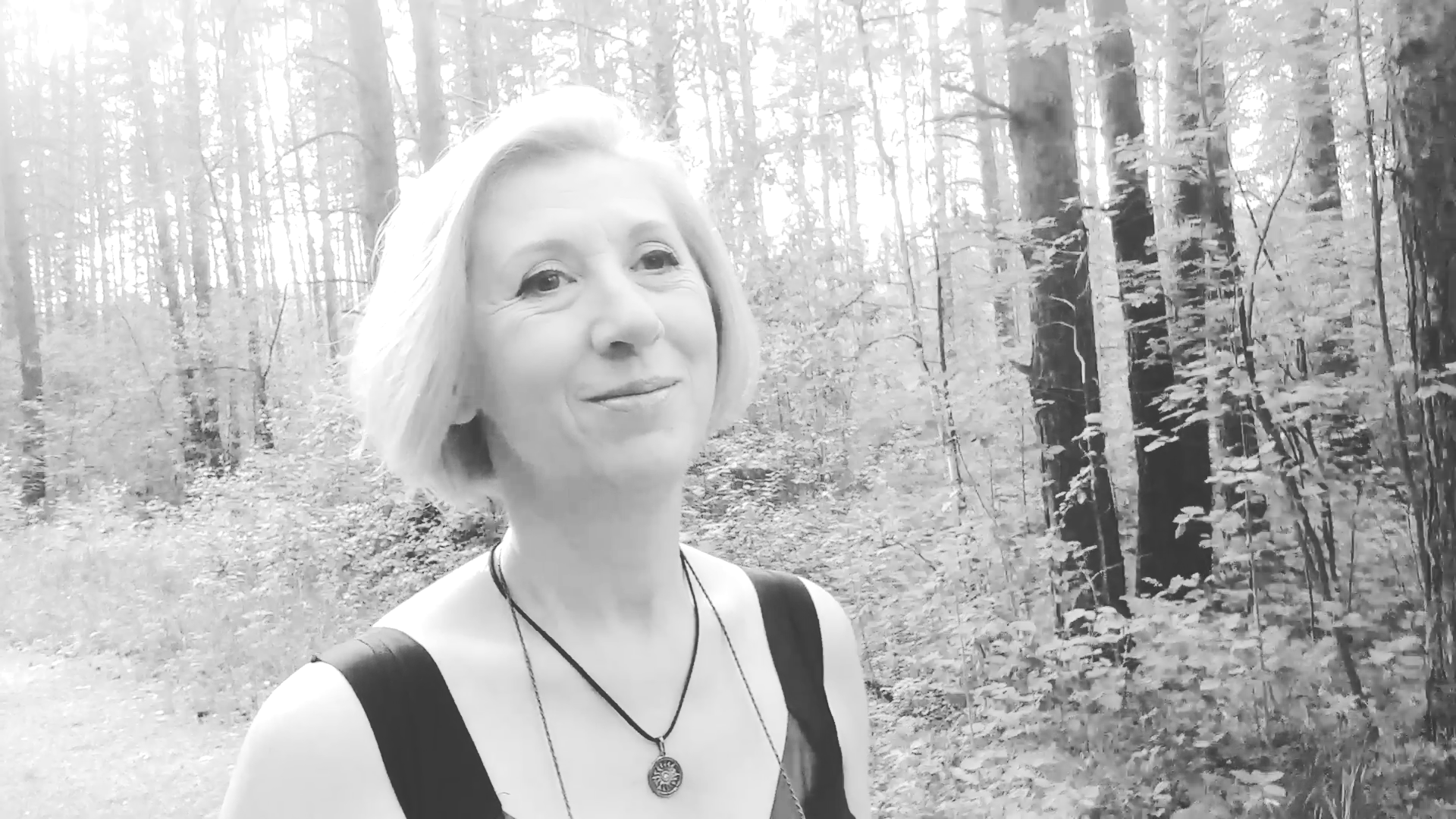 Кирочка на балконе