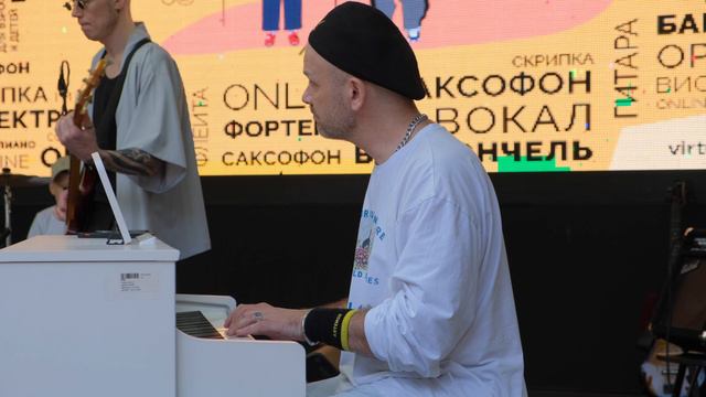 Звезда по имени Солнце - М. Сухов, Е. Сухов, И. Котов, Ию Корольков (Band)