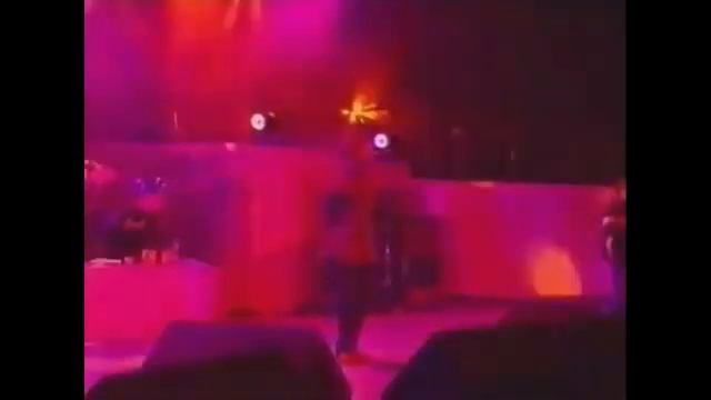 Oasis. Супер популярная британская рок группа 90 х.  Оазис.