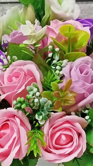 Собираю в вазоне большой букет в подарок.