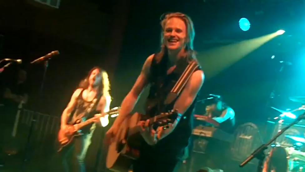 H.e.a.t - Tearing Down The Walls (live @t Hard Rock Hell United, North Wales, March 2015)