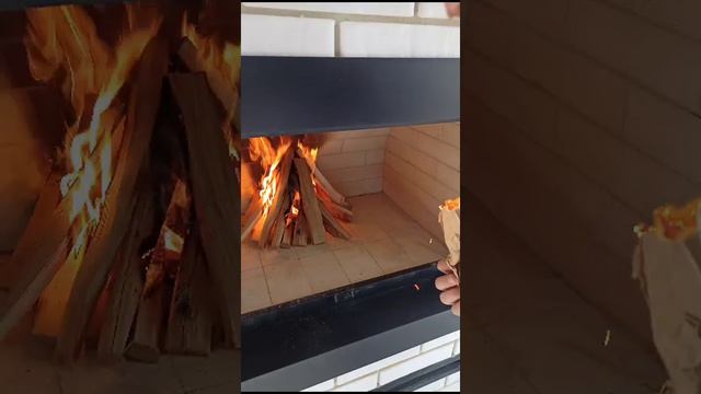 Наши работы: двухстворчатая каминная дверца на заказ. Монтаж покупателя.